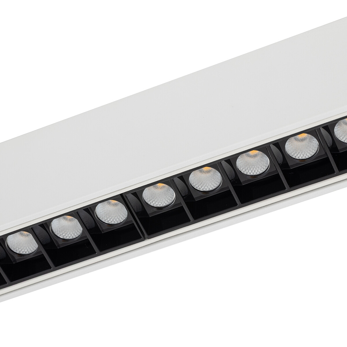 FOCUS LED 9W 4000K linear luminaire for LVM track system